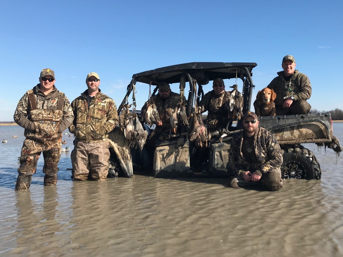Guided Duck Hunts - Duxmen Outfitters Inc.